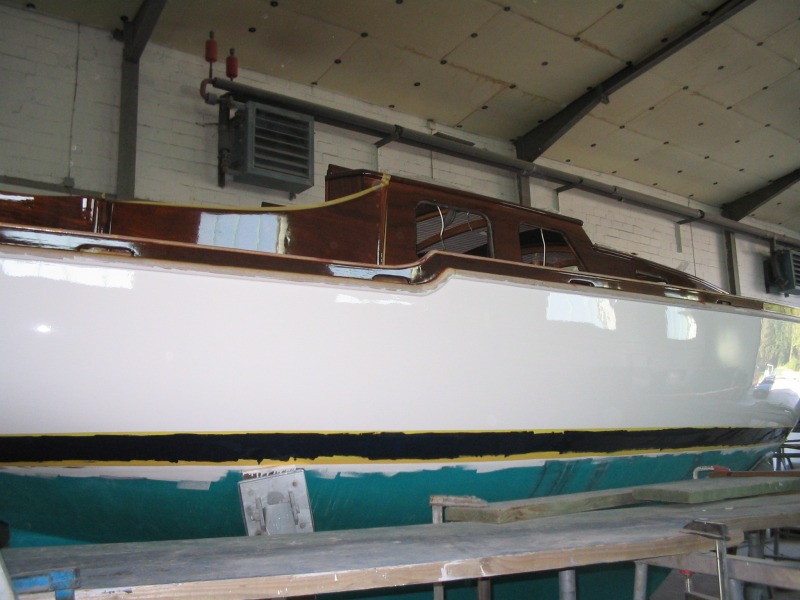 Rumpf lackieren | Boots-Yacht-Werkstatt